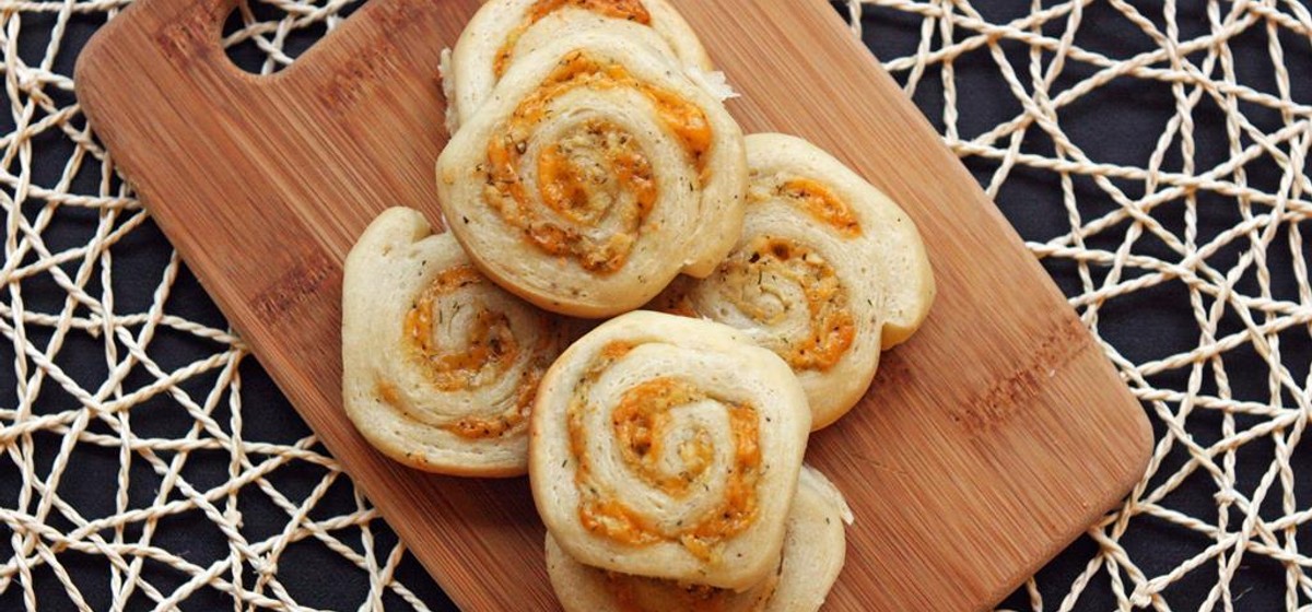 Mini Cheddar Swirl Buns Recipe | SideChef