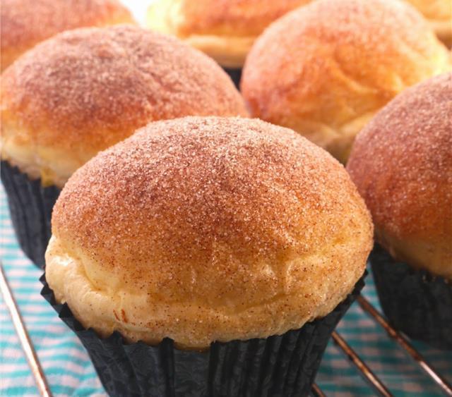 Cinnamon Apple Custard Cupcake Bun Recipe | SideChef