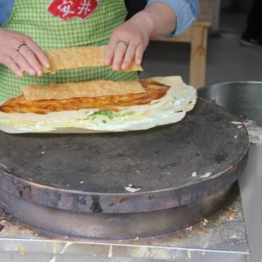 Jianbing (Chinese Breakfast Crepes) Recipe | SideChef