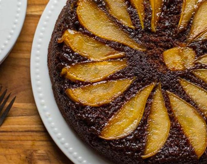Gingerbread Pear Upside-Down Skillet Cake Recipe | SideChef