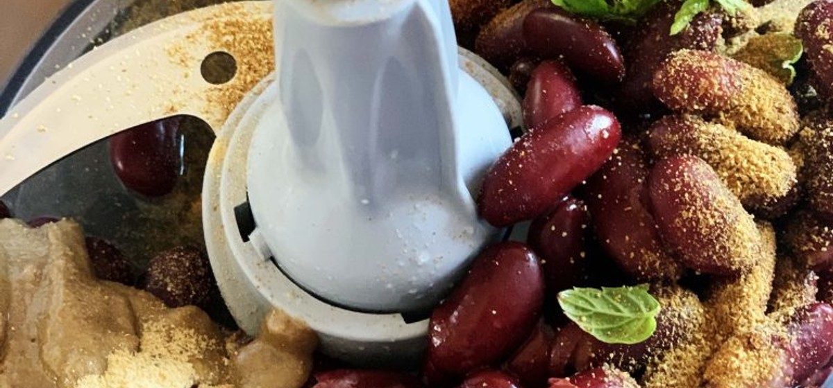 Red Bean and Mint Hummus Recipe | SideChef