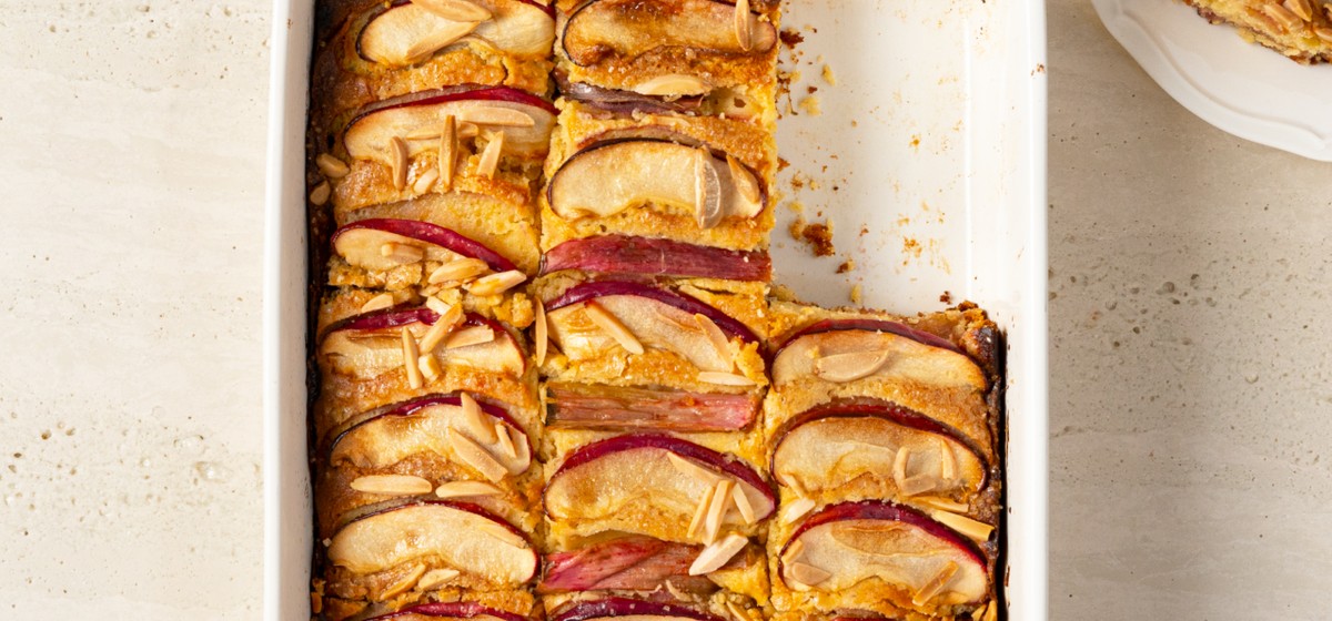 Apple and Rhubarb Cake Recipe | SideChef