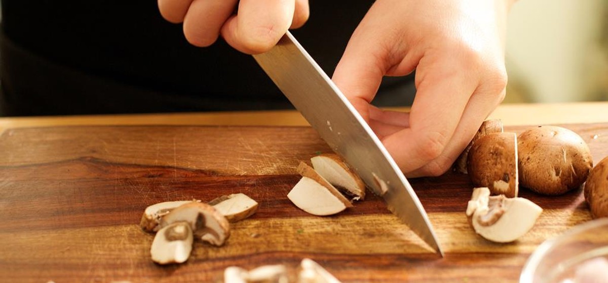 Lemon and Herb Chicken Moscato Recipe | SideChef