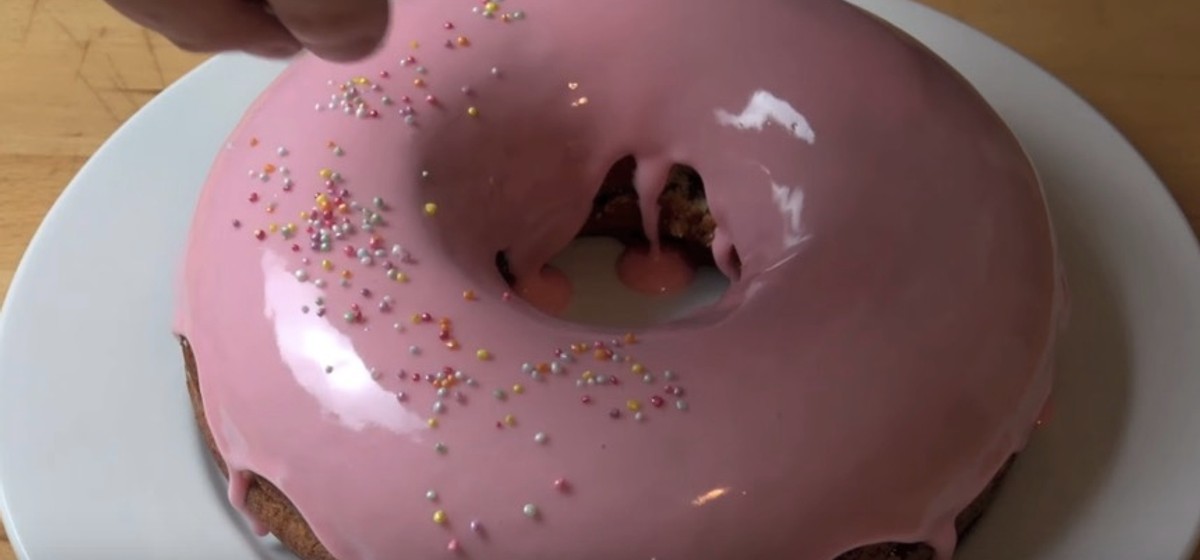 Giant Donut Cake Recipe | SideChef