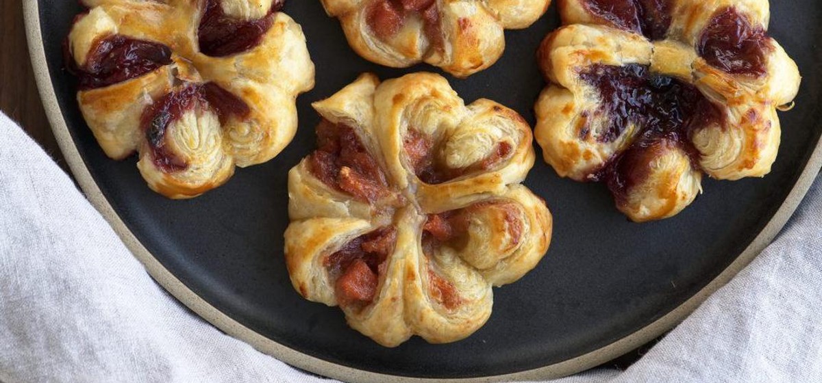 3-Ingredient Puff Pastry Flowers Recipe | SideChef