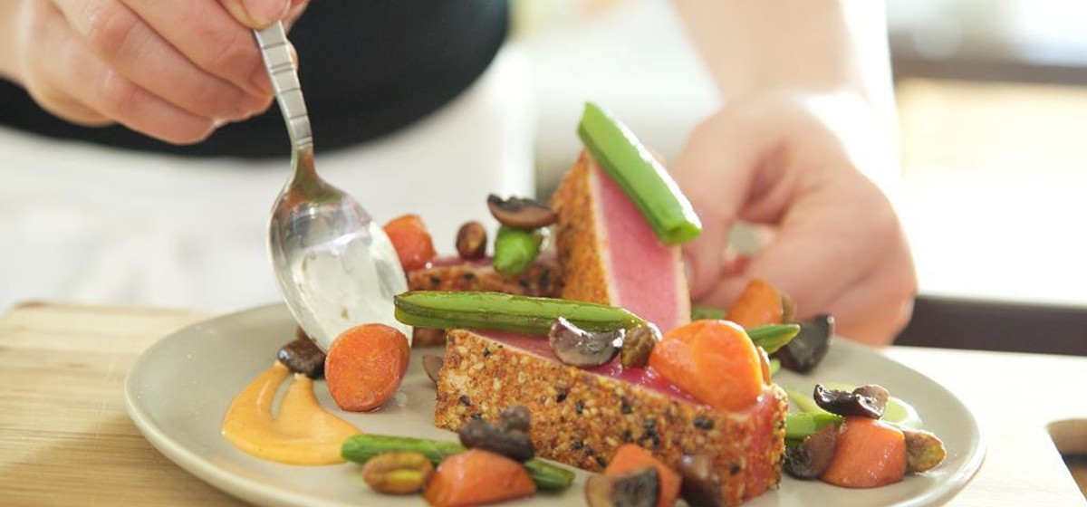 Togarashi Seared Ahi Tuna with Hoisin Vegetables Recipe | SideChef