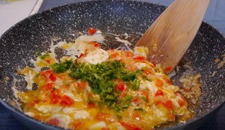 “Perico” Venezuelan Scrambled Eggs Recipe | SideChef