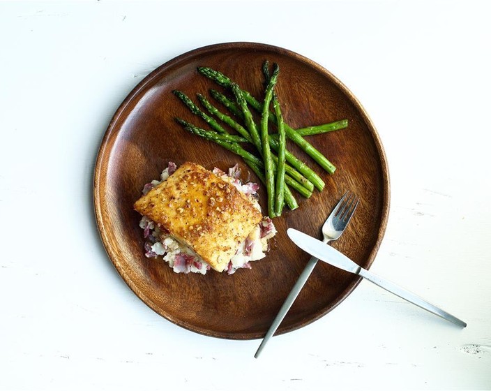 Hazelnut Crusted Halibut with Garlic Mashed Potato Recipe | SideChef