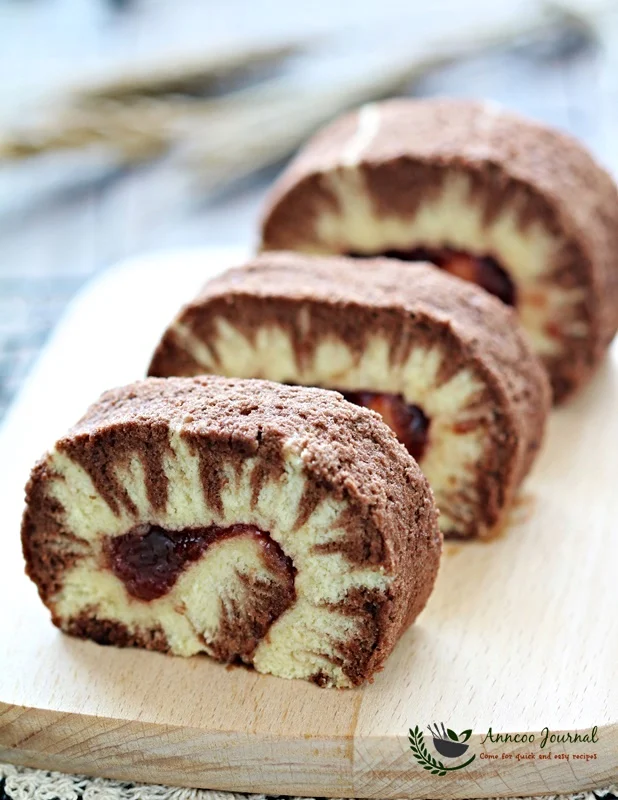Hurricane Swiss Roll Cake Recipe | SideChef