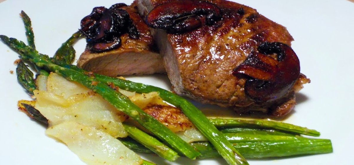 Steak with Roasted Asparagus and Pears Recipe | SideChef