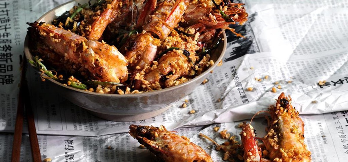 Typhoon-Shelter Garlic Shrimp Recipe | SideChef