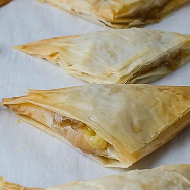 Pear Brie Phyllo Pockets Recipe | SideChef
