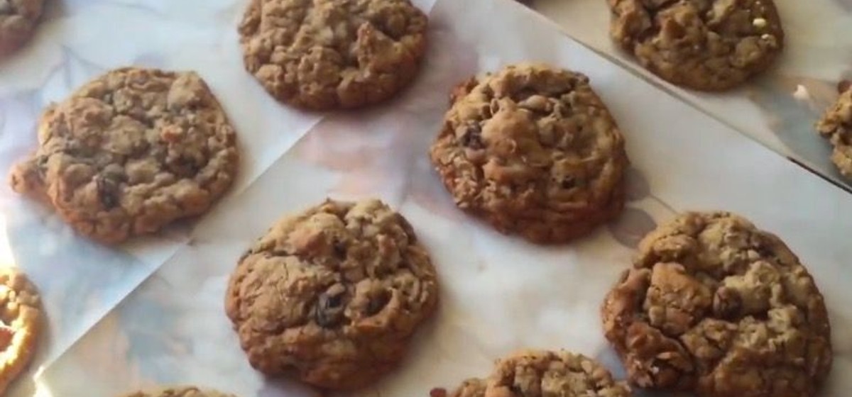Chewy Oatmeal Cookies Recipe | SideChef