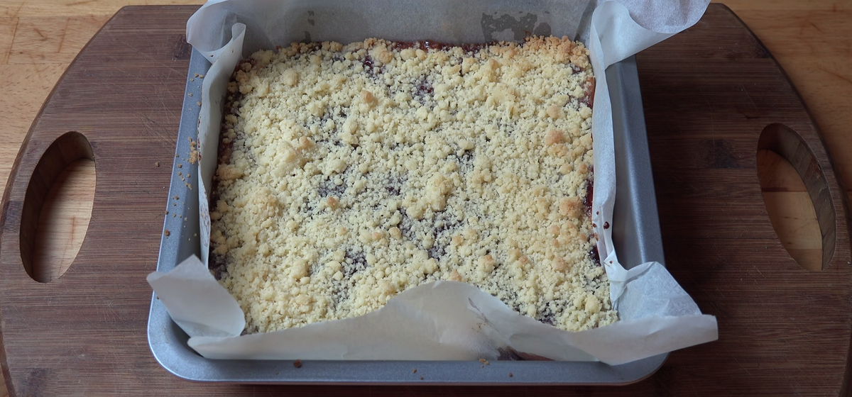 Jam Crumble Shortbread Slices Recipe | SideChef