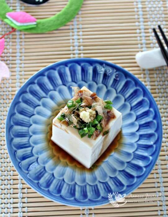 Hiyayakko (Japanese Cold Tofu) Recipe | SideChef