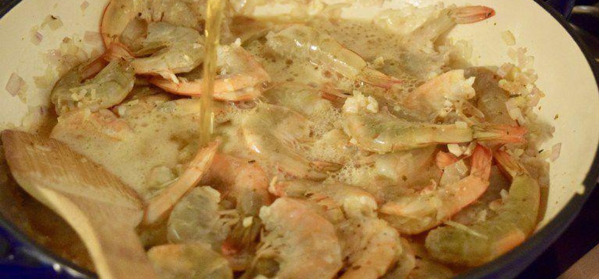 Shrimp with Garlic Beer Broth Recipe | SideChef