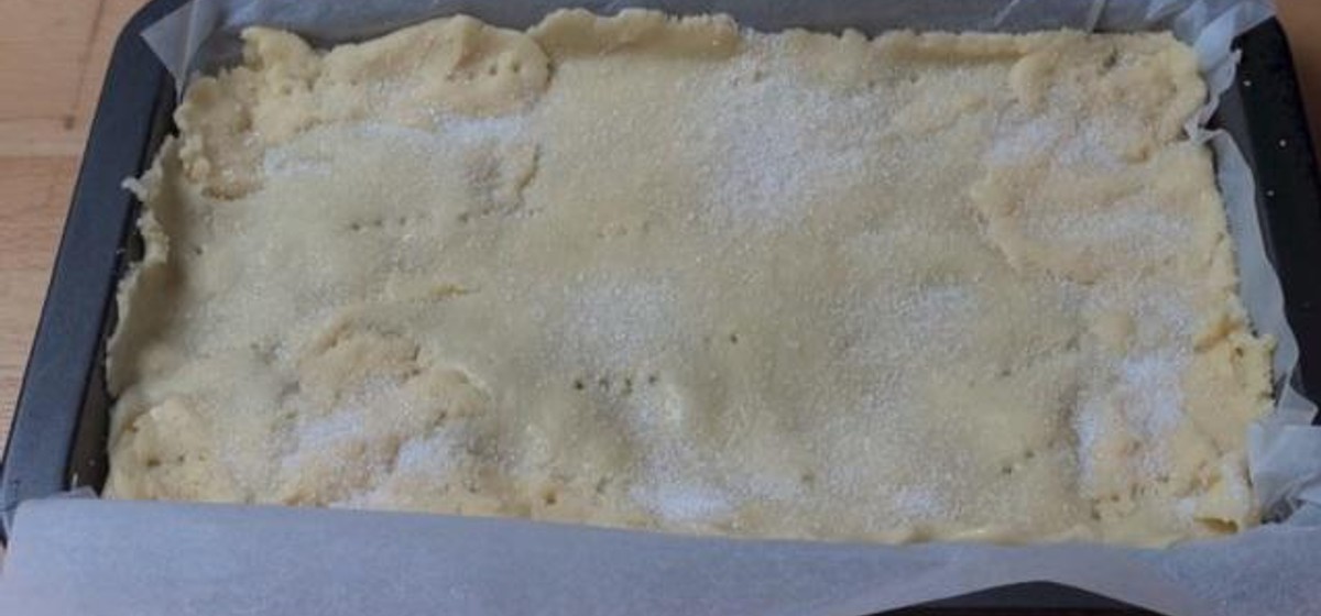 Fruit Mince Shortbread Slice Recipe | SideChef