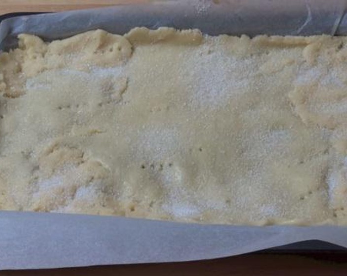 Fruit Mince Shortbread Slice Recipe | SideChef