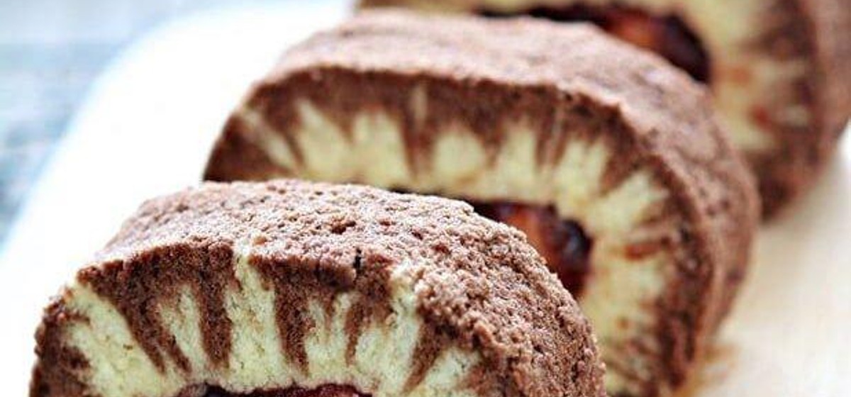 Hurricane Swiss Roll Cake Recipe | SideChef
