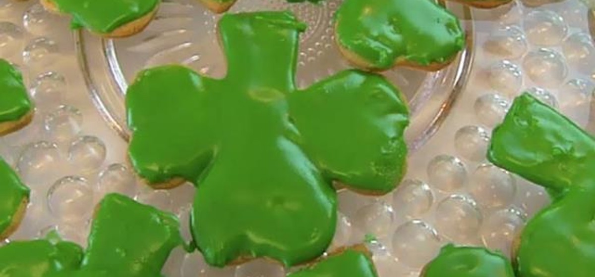 Shamrock Shortbread Cookies Recipe | SideChef