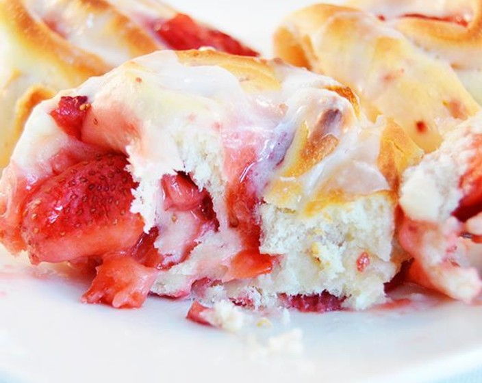 Strawberry Sweet Rolls Recipe | SideChef
