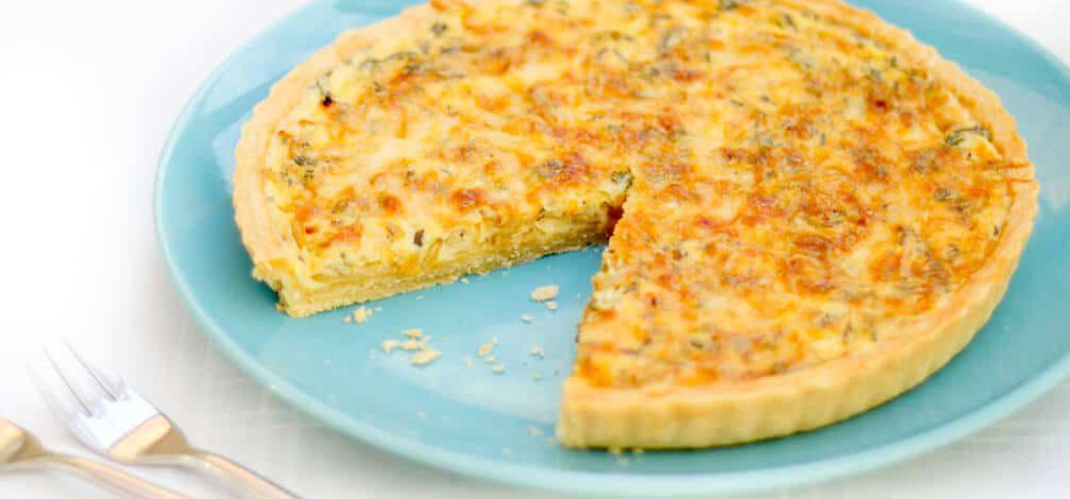 Caramelised Onion & Rosemary Quiche Recipe | SideChef