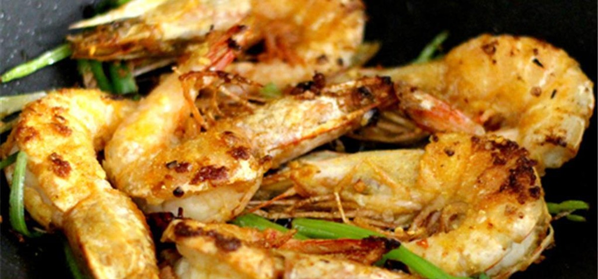 Typhoon-Shelter Garlic Shrimp Recipe | SideChef