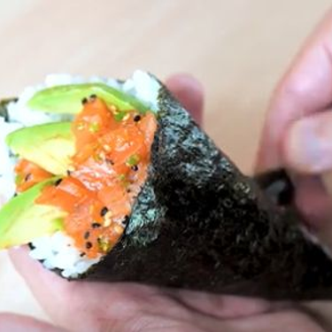 Super Easy Temaki Sushi Recipe | SideChef