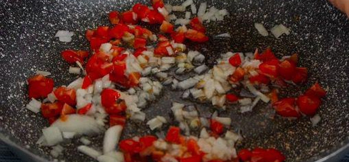 “Perico” Venezuelan Scrambled Eggs Recipe | SideChef