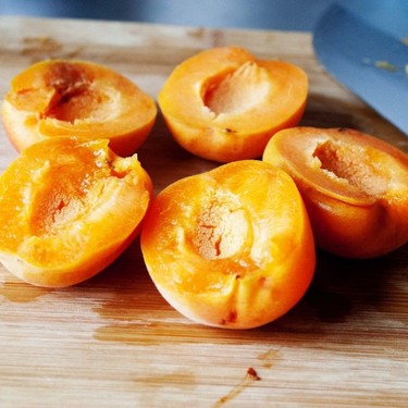 Glazed Apricots with Ricotta and Pistachios Recipe | SideChef