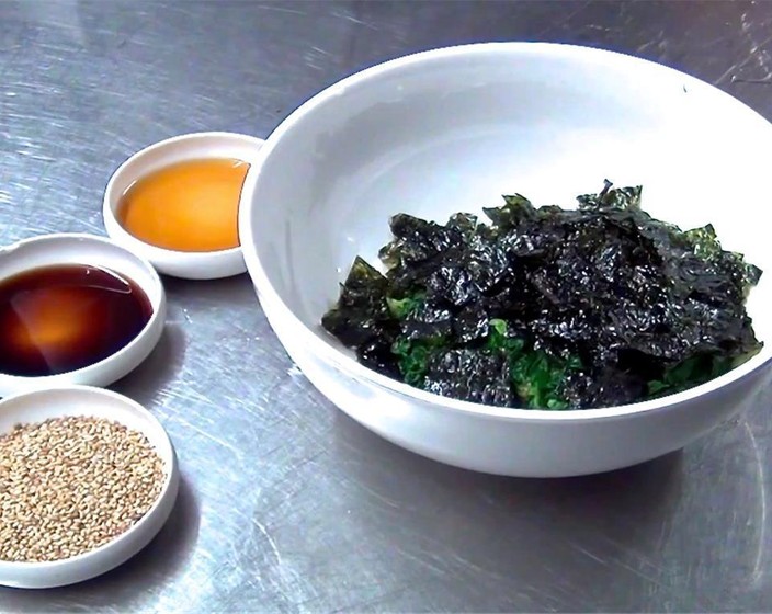 Salmon and Seaweed Rice Ball Recipe | SideChef