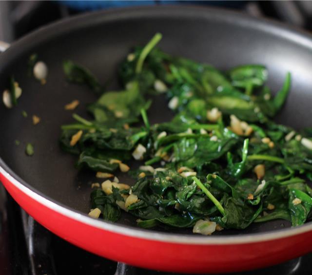Sautéed Garlic Spinach Recipe | SideChef