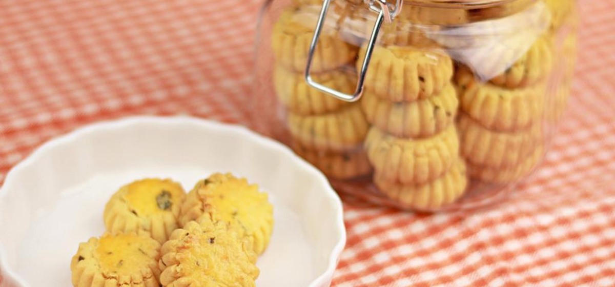 Salted Egg Yolk Cookies Recipe | SideChef