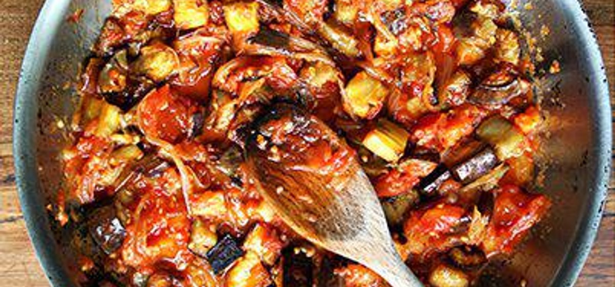 Chez Panisse Eggplant, Caramelized Onion and Tomato Pasta Recipe | SideChef