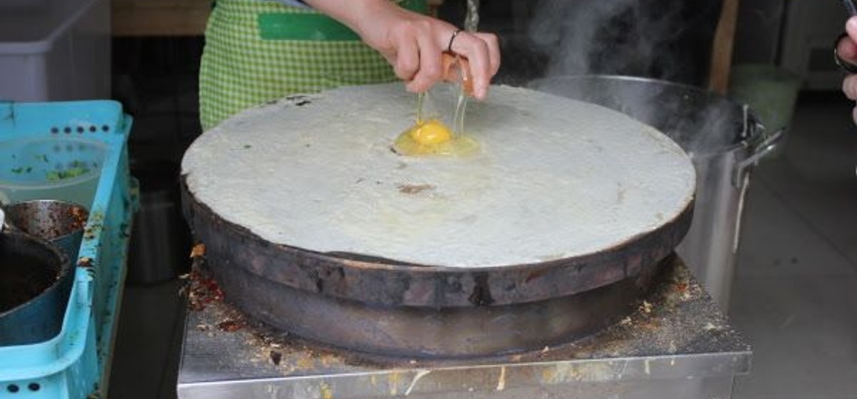 Jianbing (Chinese Breakfast Crepes) Recipe | SideChef