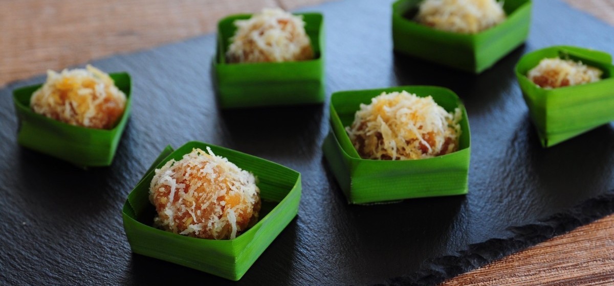 Steamed Nian Gao With Coconut Recipe | SideChef