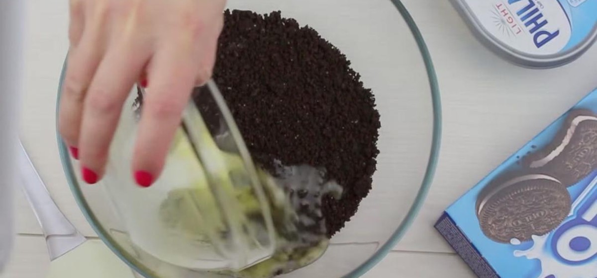 Easy Frozen Oreo Dessert Recipe | SideChef