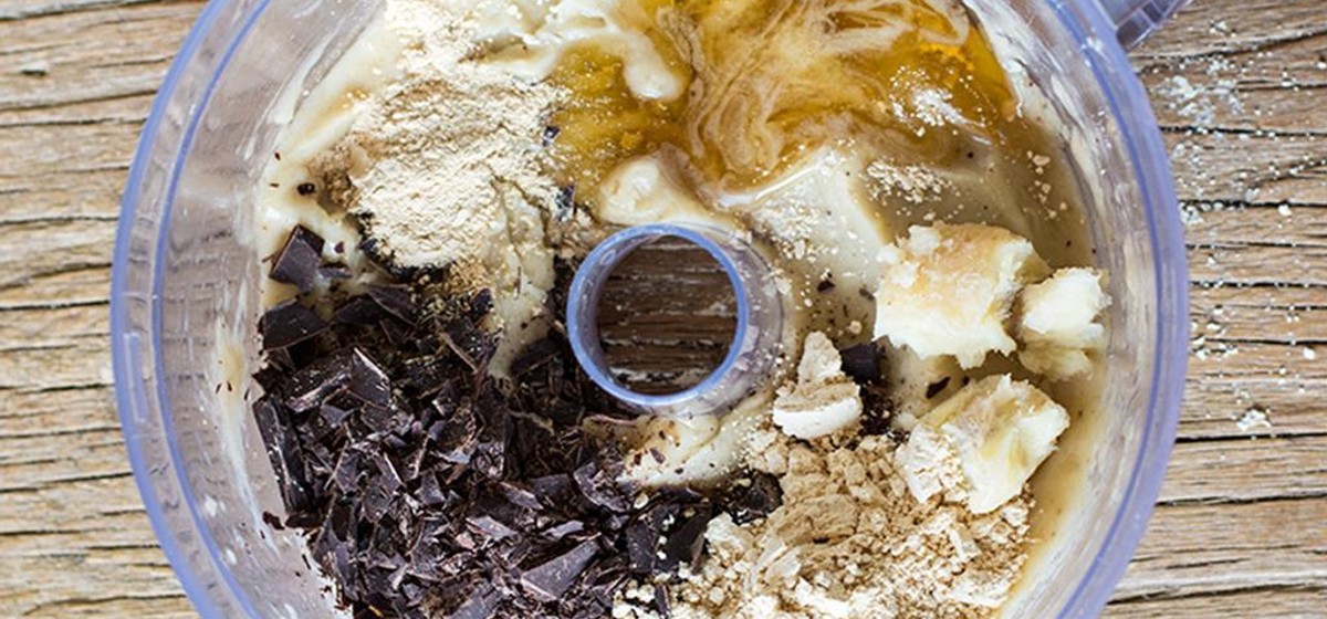 PB2 Dark Chocolate Banana Smoothie Recipe | SideChef