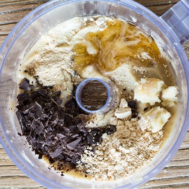 PB2 Dark Chocolate Banana Smoothie Recipe | SideChef