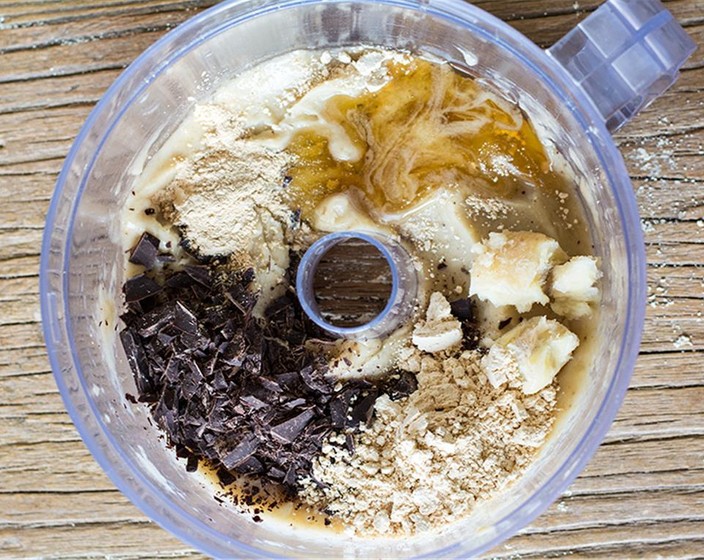 PB2 Dark Chocolate Banana Smoothie Recipe | SideChef