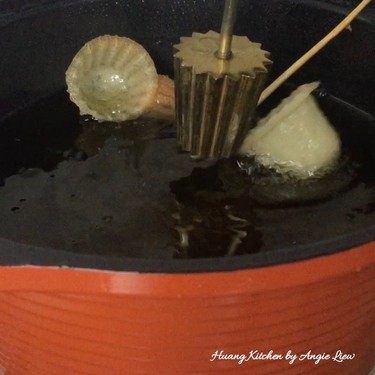 Kuih Pie Tee (Nyonya Top Hats) Recipe | SideChef