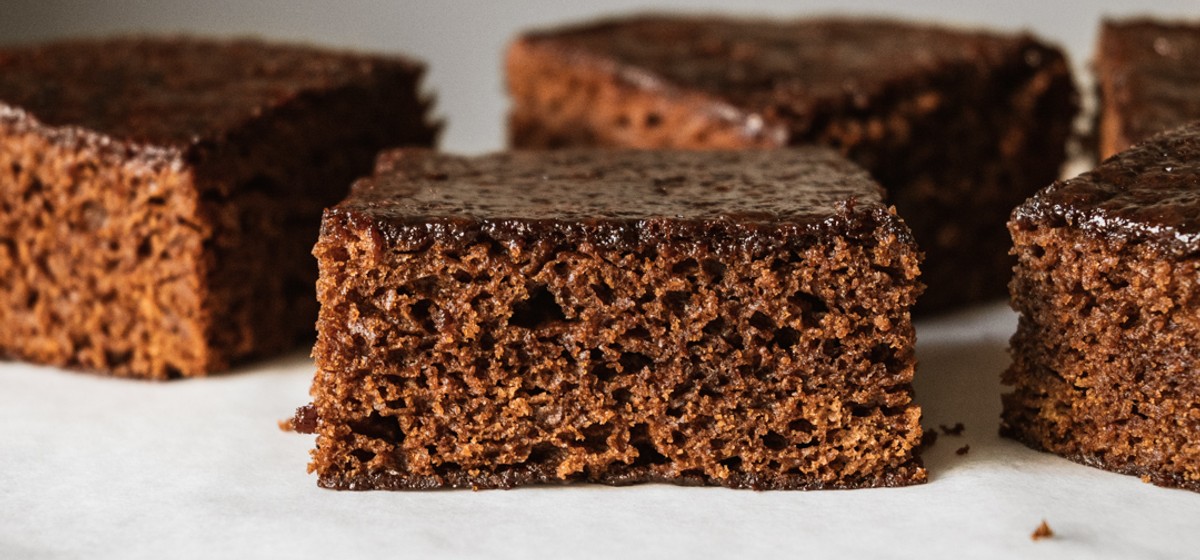 Sticky Gingerbread Spice Cake Recipe | SideChef
