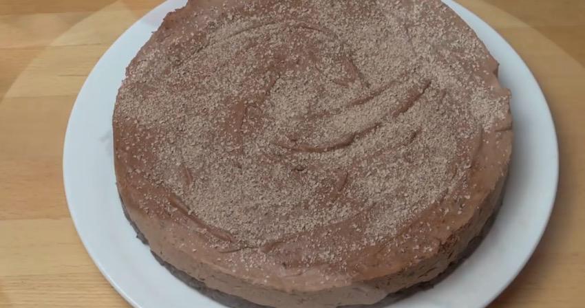 Easy Chocolate Mousse Cake Recipe | SideChef