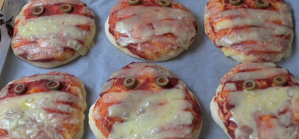 Halloween Mummy Pizzas Recipe | SideChef