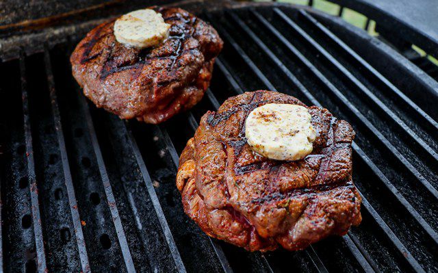 Spinalis Steaks with Garlic Butter Recipe | SideChef