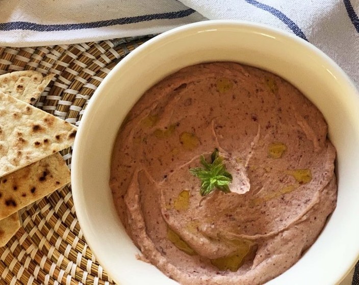Red Bean and Mint Hummus Recipe | SideChef