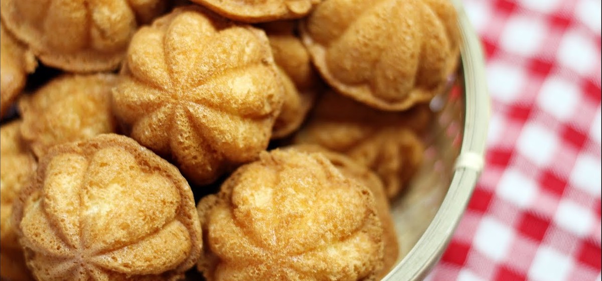 Kuih Bahulu (Ji Dan Gao 鸡蛋糕) Recipe | SideChef