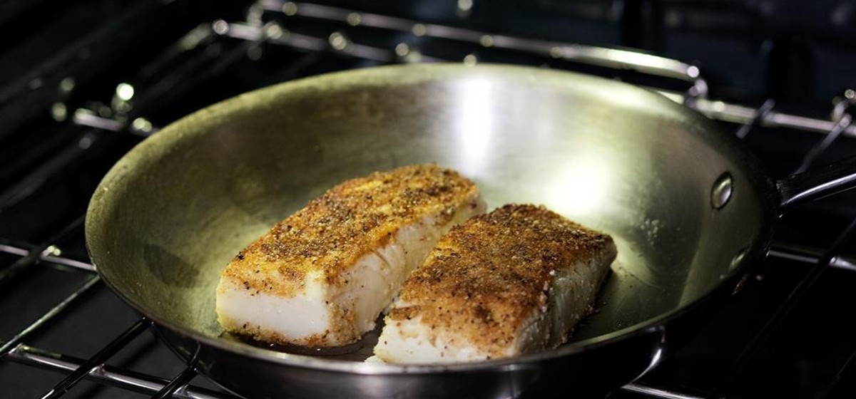 Hazelnut Crusted Halibut with Garlic Mashed Potato Recipe | SideChef