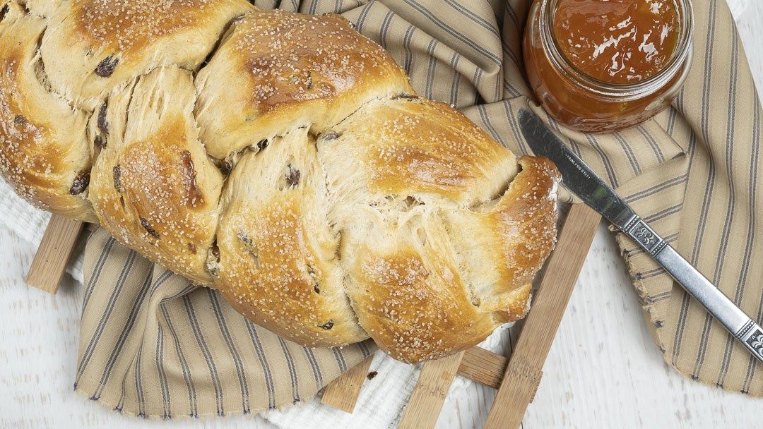 Cinnamon Raisin Challah Recipe | SideChef
