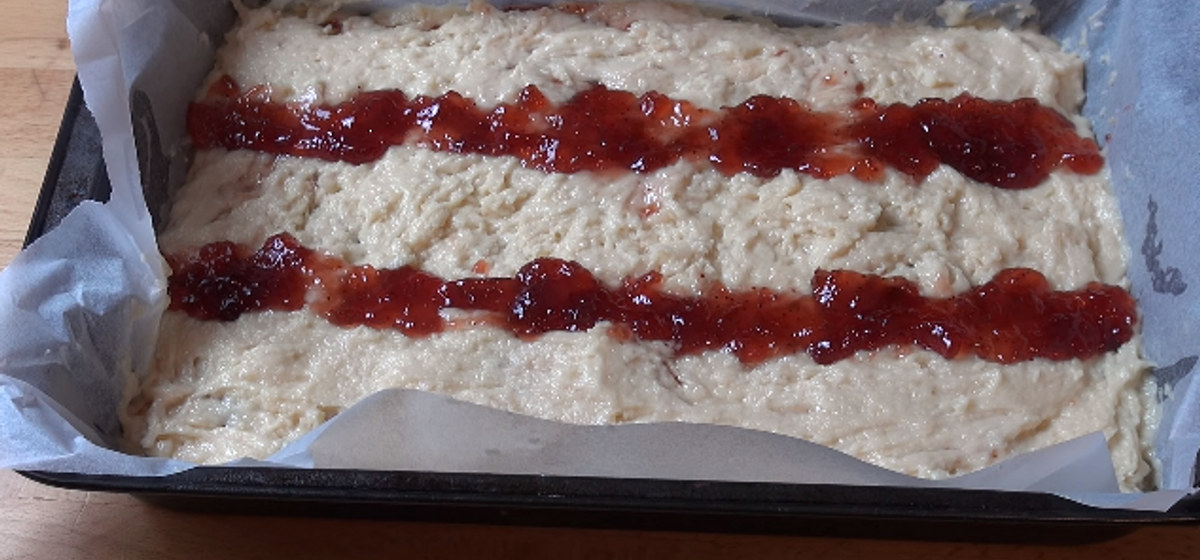 Jam Donut Tray Bake Recipe | SideChef